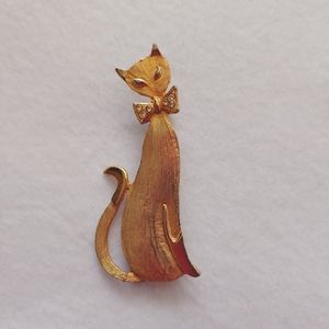 Unknown | Jewelry | Gold Tone Cat Pin Kitten Kitty W Embellished Bow ...